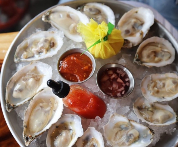 Brass Pearl | Downtown Knoxville